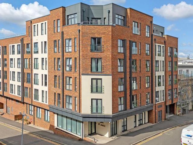 2 bedroom flat for sale