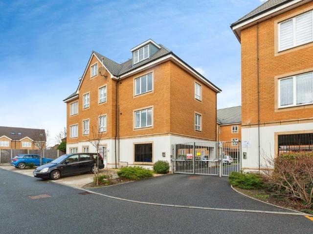 2 bedroom flat for sale