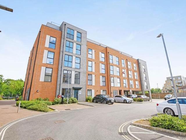 2 bedroom flat for sale