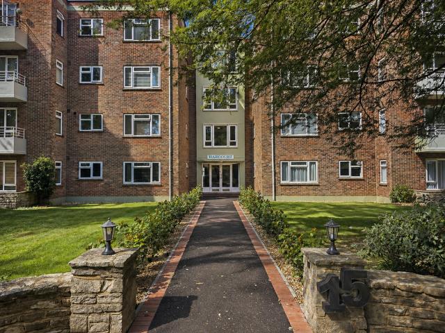 2 bedroom flat for sale