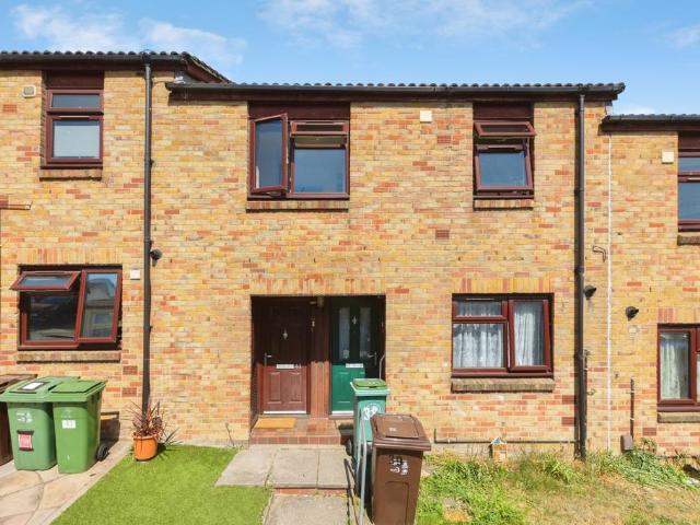 2 bedroom maisonette for sale