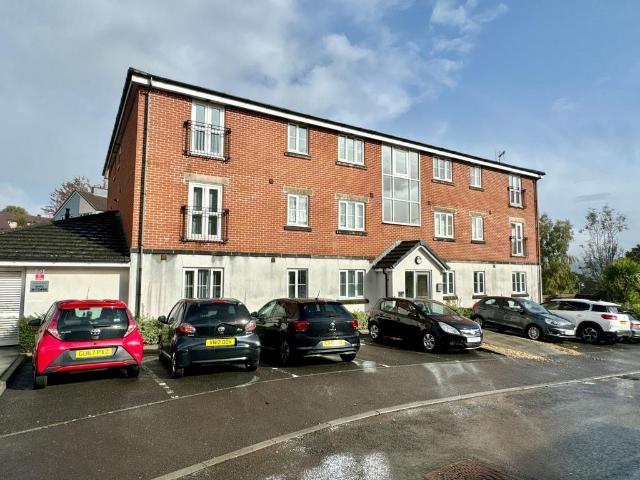 2 bedroom flat for sale