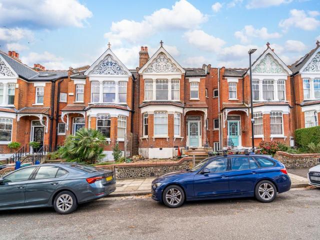 2 bedroom flat for sale