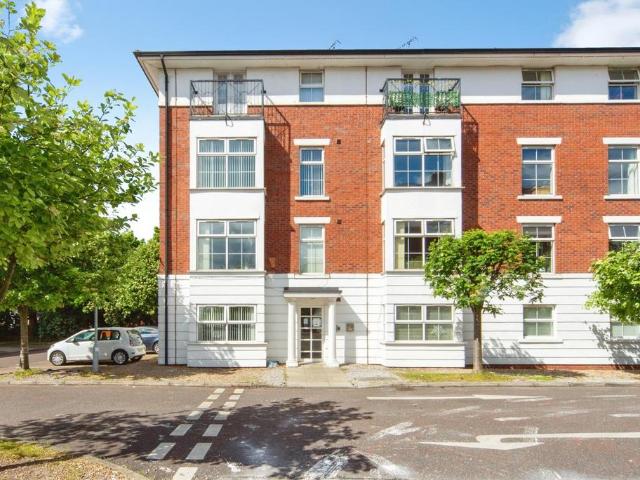 2 bedroom flat for sale