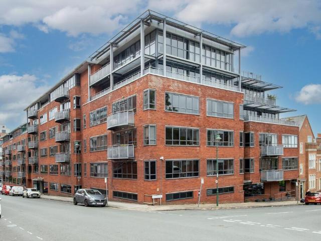 2 bedroom flat for sale
