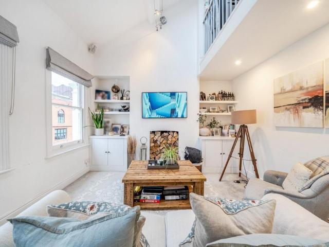 2 bedroom flat for sale