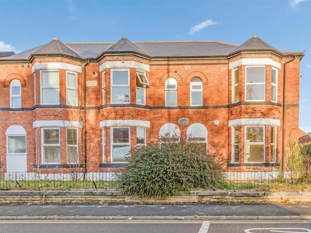 2 bedroom flat for sale