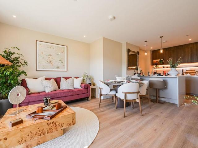 2 bedroom flat for sale