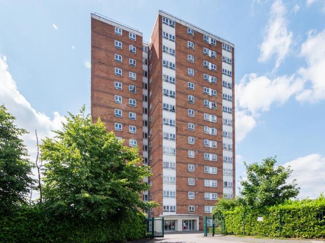 2 bedroom flat for sale