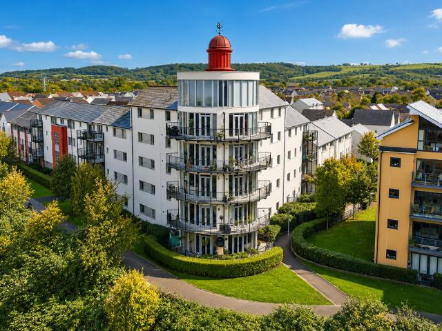 2 bedroom flat for sale