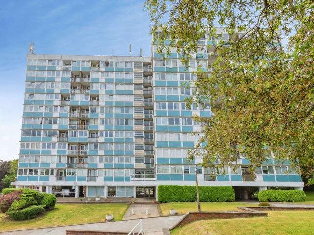 2 bedroom flat for sale