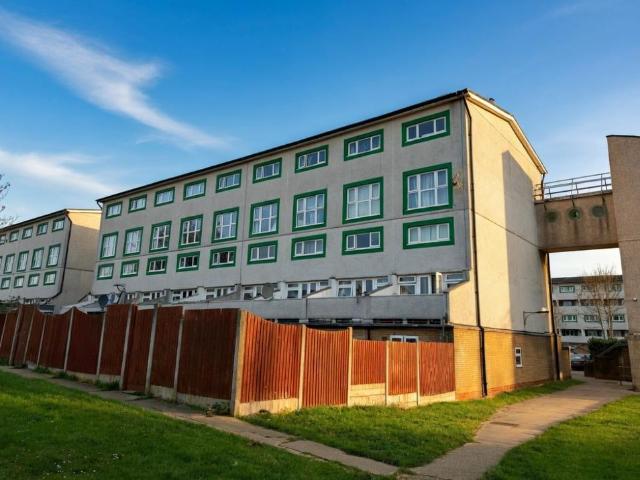 2 bedroom flat for sale