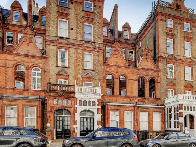 2 bedroom flat for sale