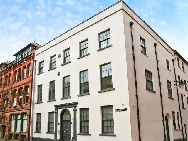 2 bedroom flat for sale