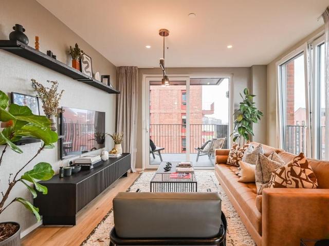 2 bedroom flat for sale