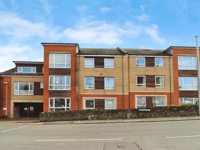 2 bedroom flat for sale