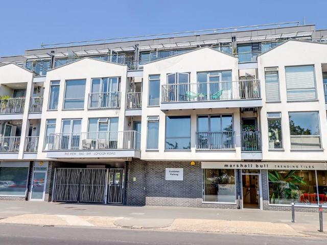 2 bedroom flat for sale