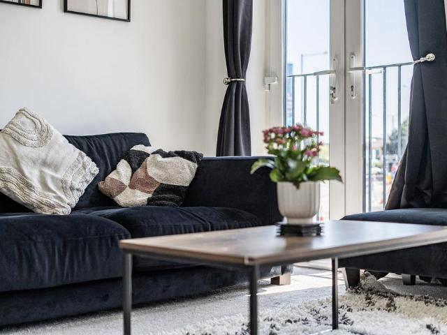 2 bedroom flat for sale