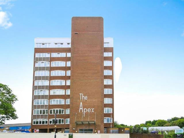2 bedroom flat for sale