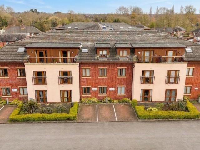 2 bedroom flat for sale