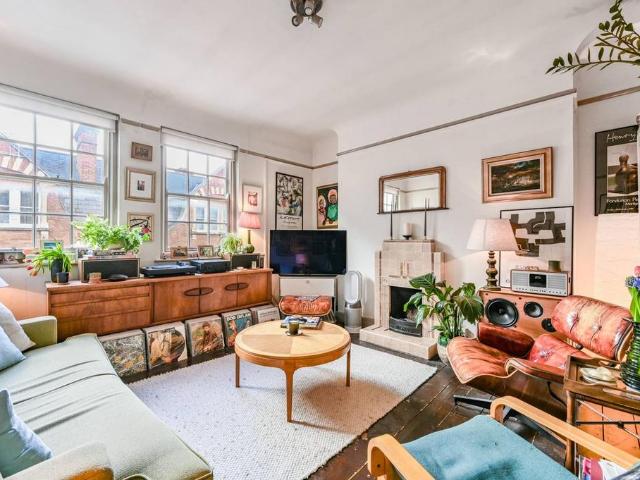 2 bedroom flat for sale