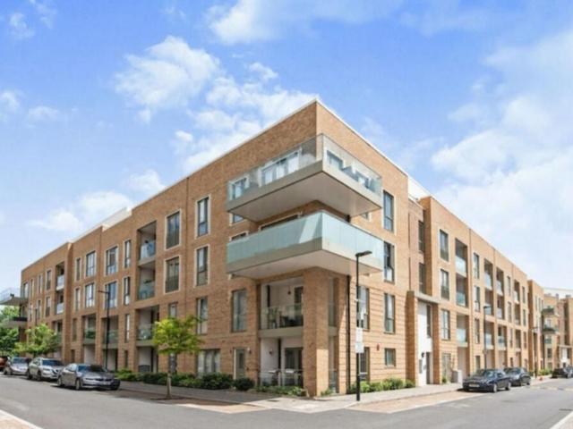 2 bedroom flat for sale