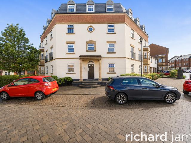 2 bedroom flat for sale