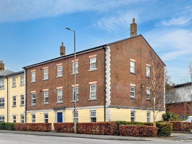 2 bedroom flat for sale