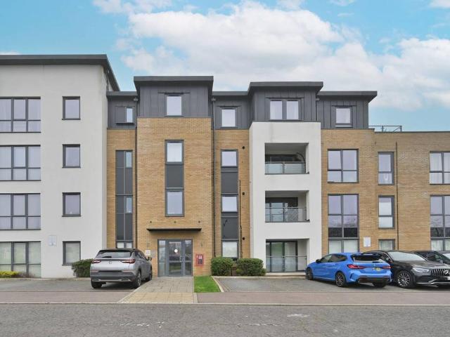 2 bedroom flat for sale