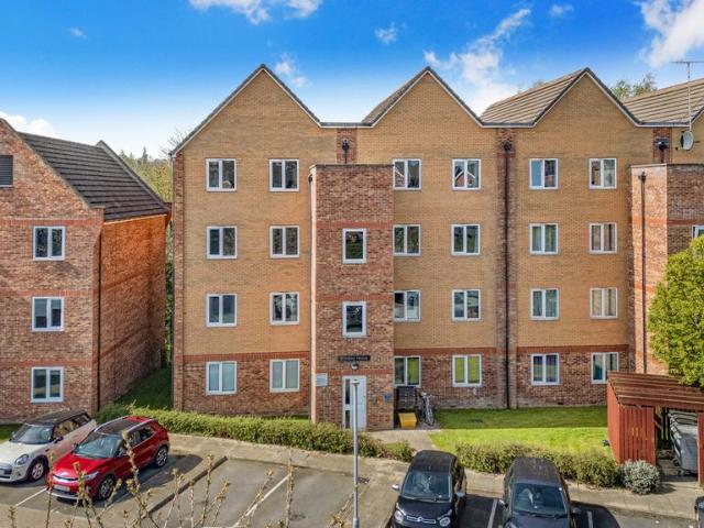 2 bedroom flat for sale