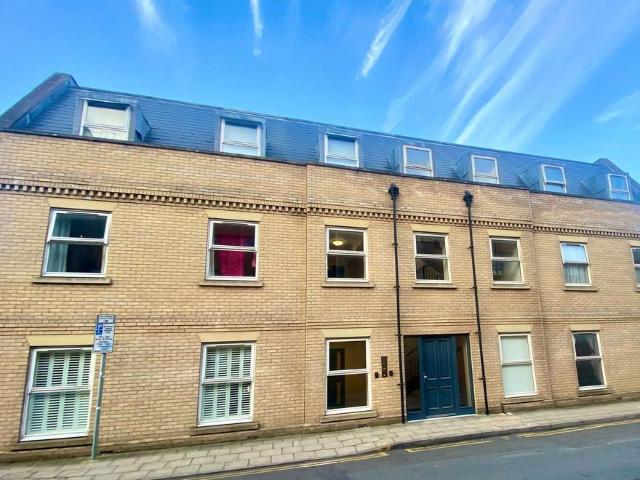 2 bedroom flat for sale
