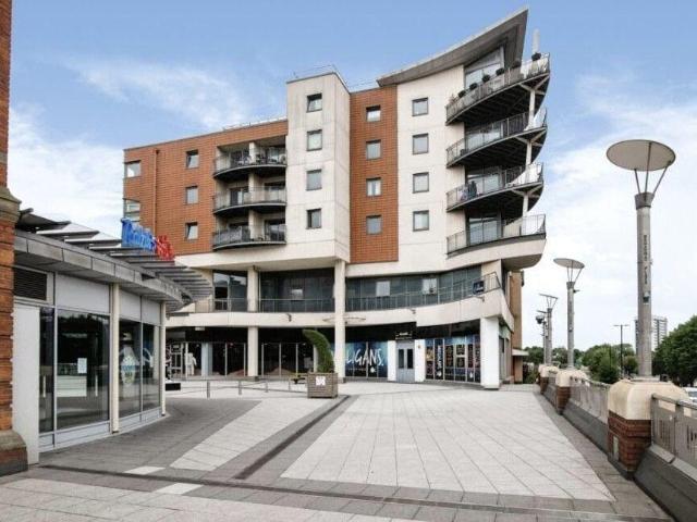 2 bedroom flat for sale