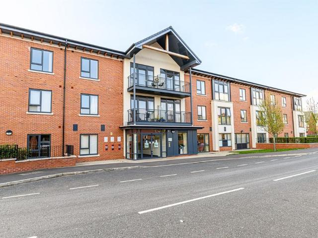 2 bedroom flat for sale
