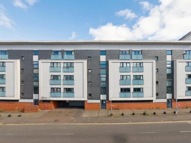 2 bedroom flat for sale