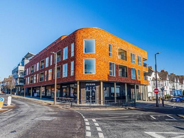2 bedroom flat for sale
