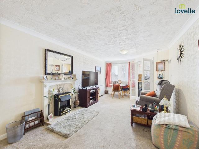 2 bedroom flat for sale