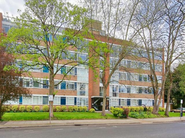 2 bedroom flat for sale