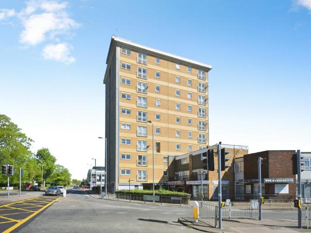 2 bedroom flat for sale