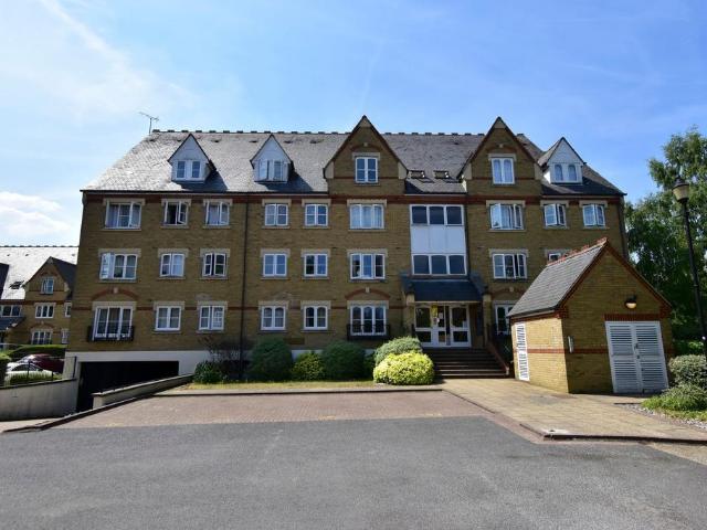 2 bedroom flat for sale