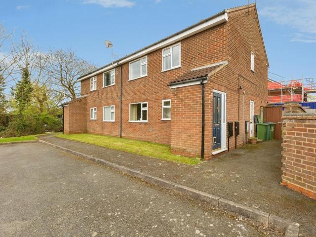 2 bedroom flat for sale