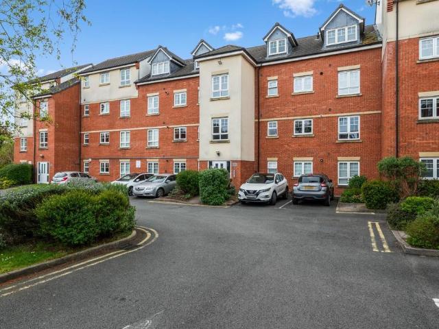 2 bedroom flat for sale