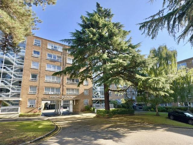 2 bedroom flat for sale