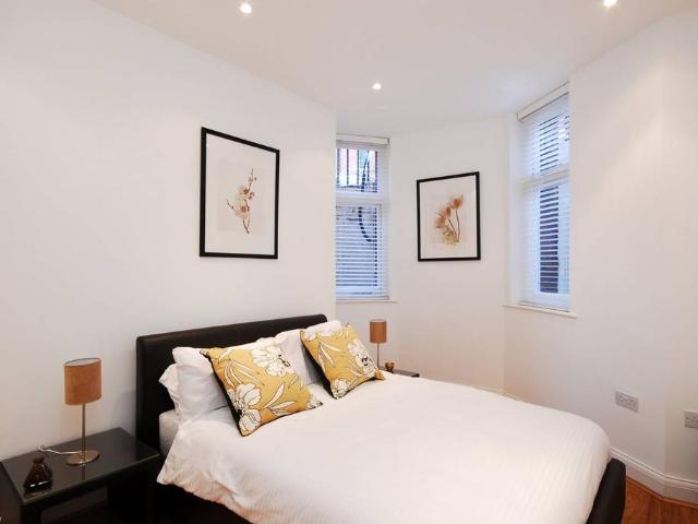 2 bedroom flat for sale