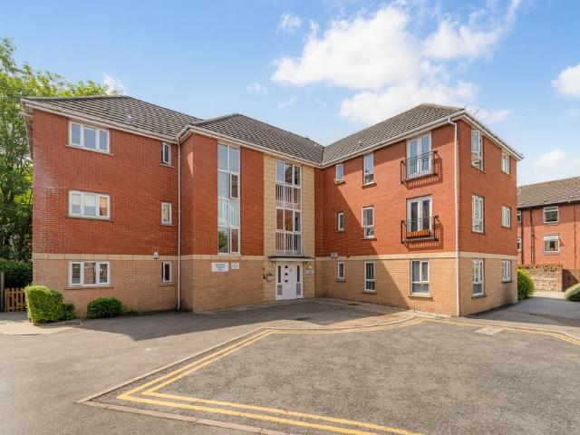 2 bedroom flat for sale