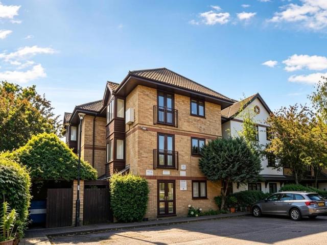 2 bedroom flat for sale