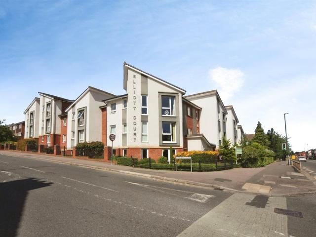 2 bedroom flat for sale