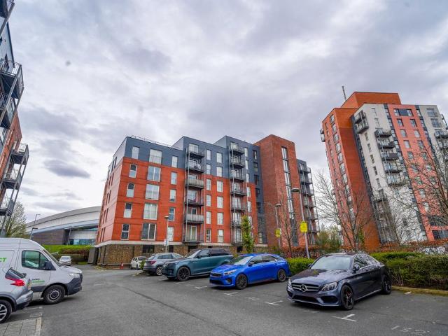 2 bedroom flat for sale
