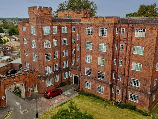 2 bedroom flat for sale