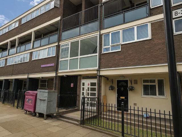 2 bedroom flat for sale