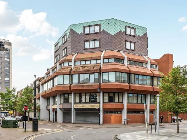 2 bedroom flat for sale